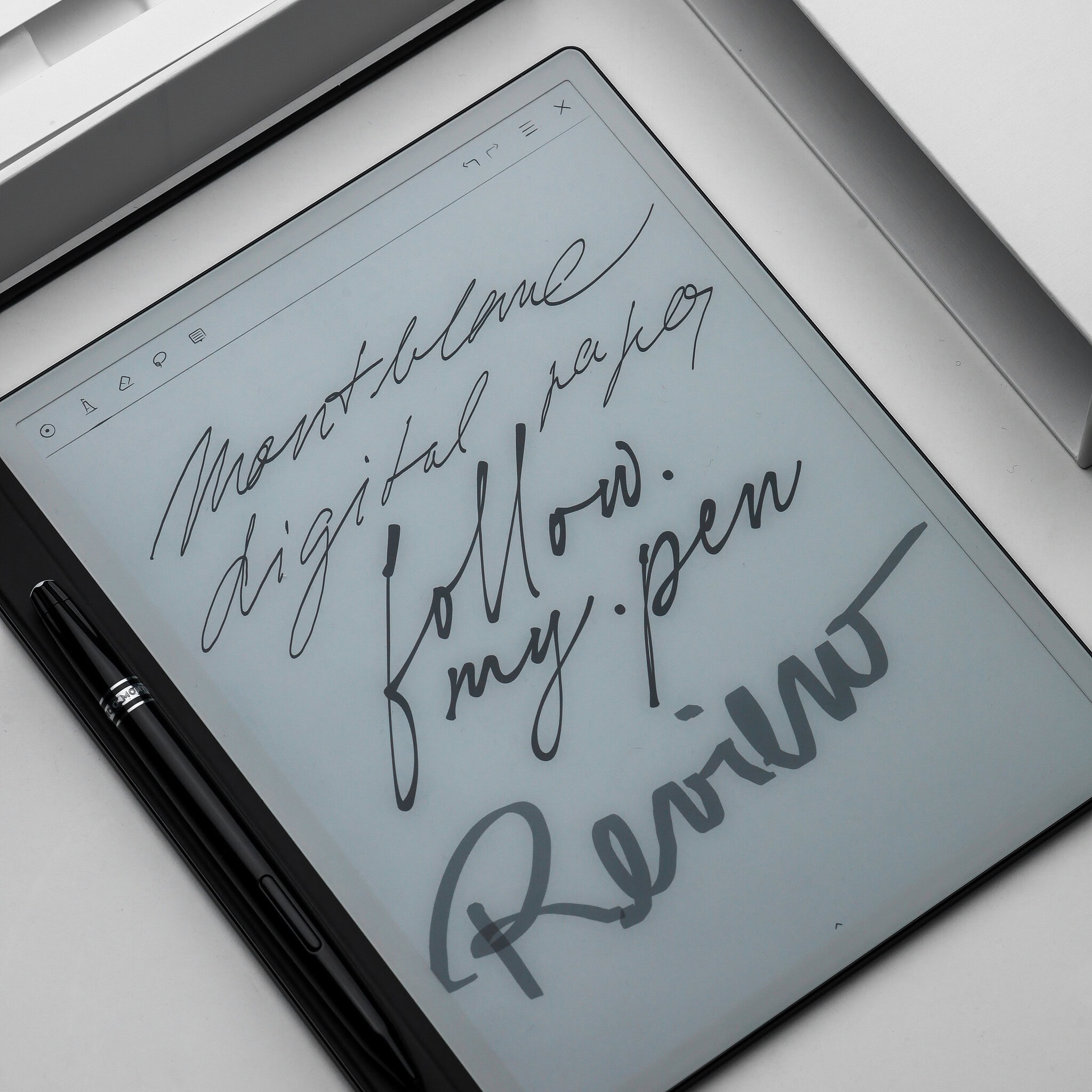 Montblanc Digital Paper Review – Digital vs. Analog Writing